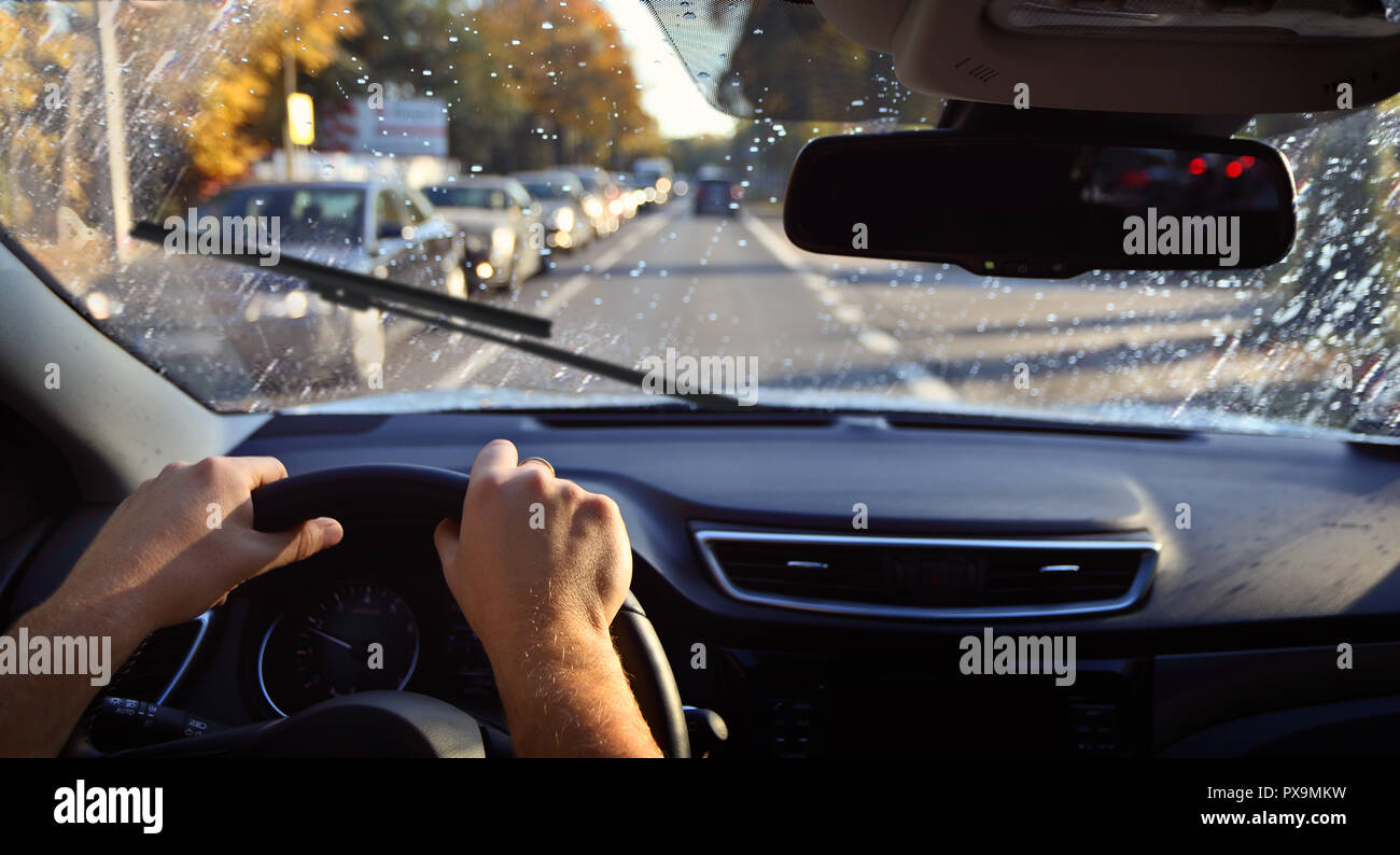 Traffic rainy conditions hi-res stock photography and images - Alamy