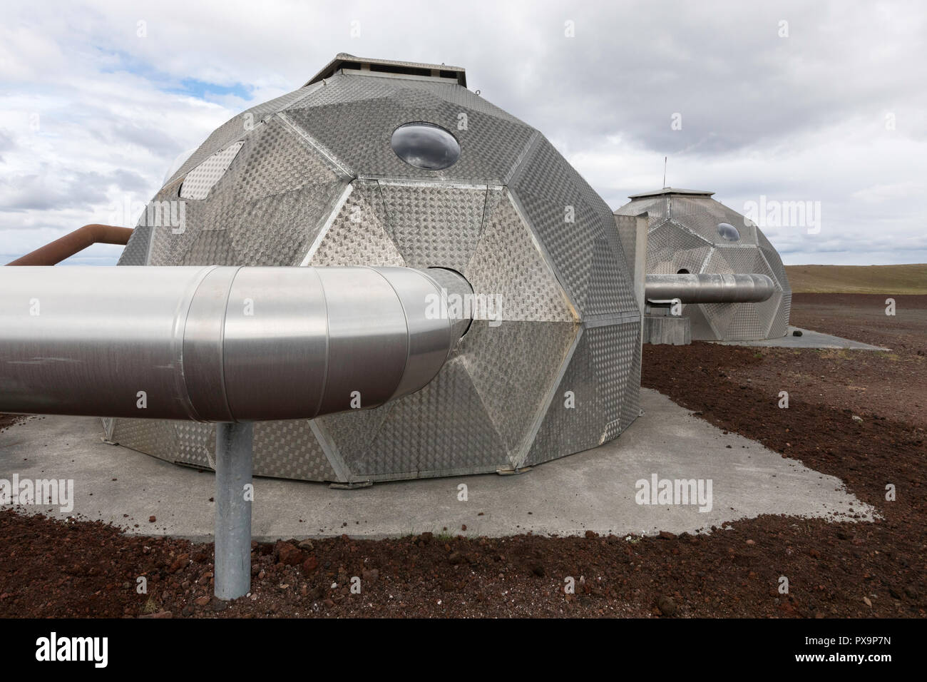 Hydro thermal pump houses at the 300 meter deep crater called Víti off ...