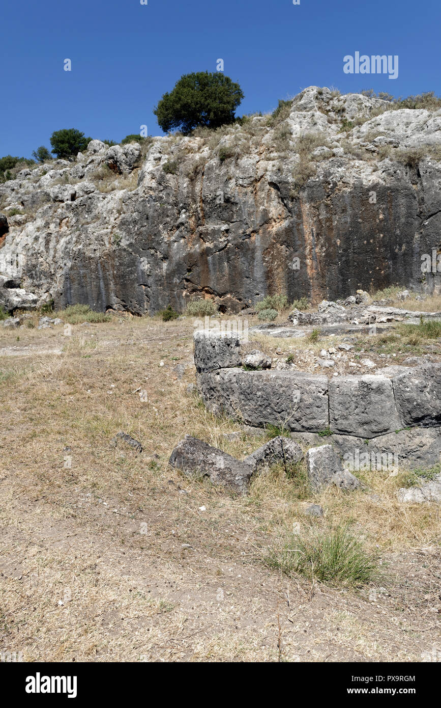 Ancient greek tholos hi-res stock photography and images - Alamy