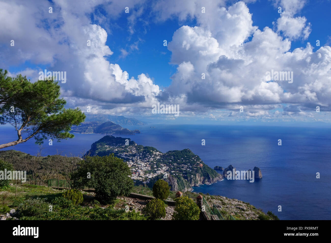 Isle of capri italy hi-res stock photography and images - Alamy