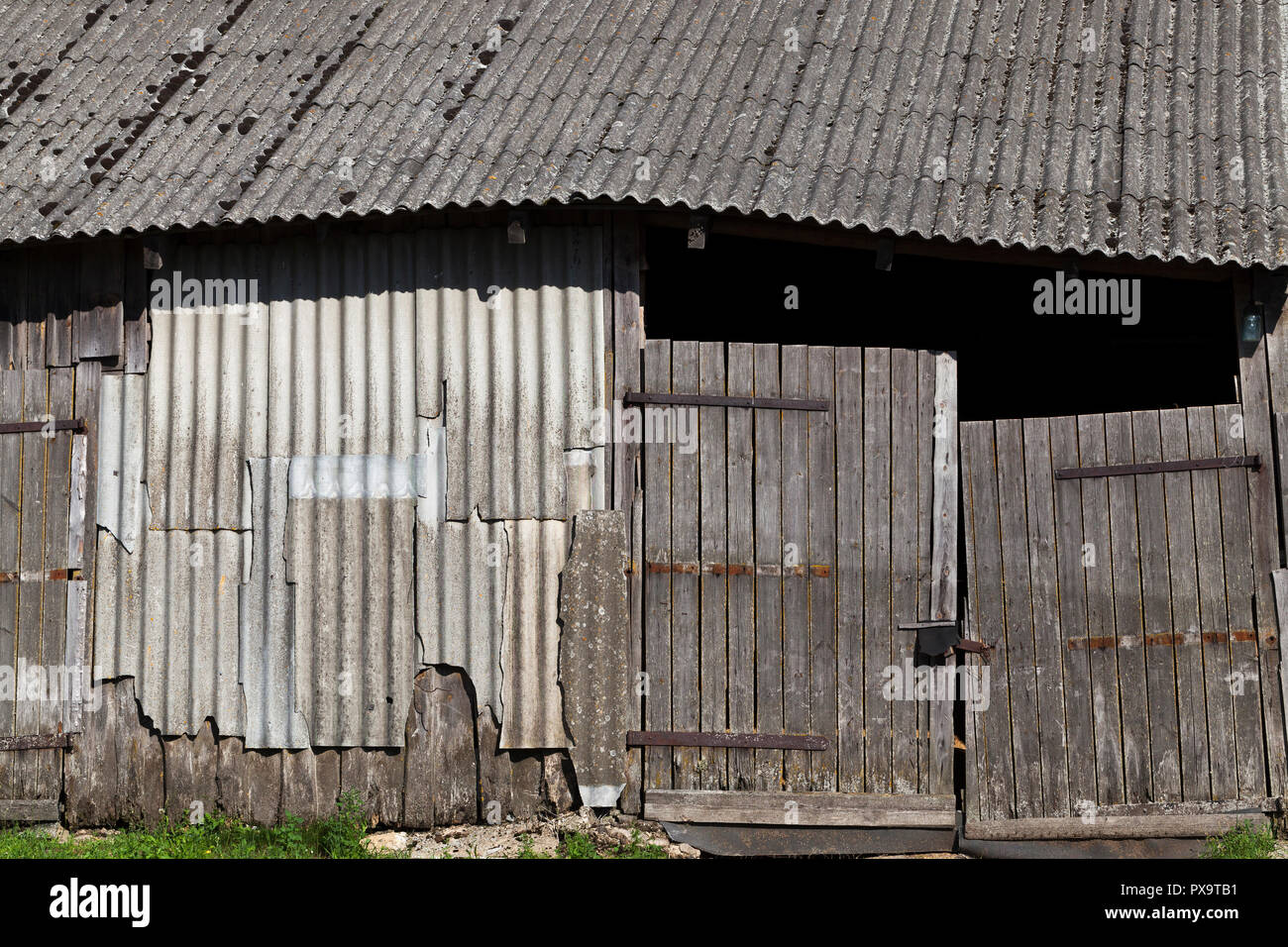 old rickety gates Stock Photo - Alamy