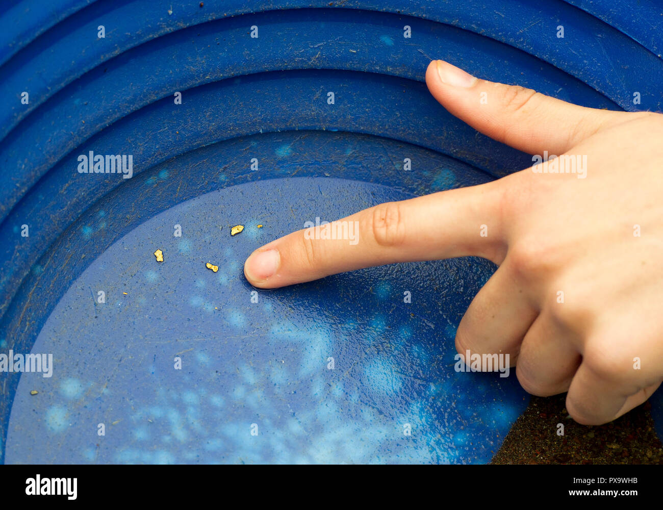 Gold panning wanlockhead hi-res stock photography and images - Alamy