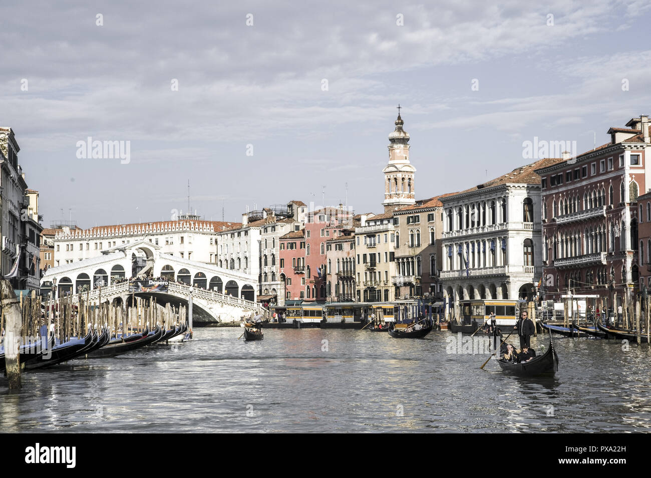 Venice, Rialto bridge, Ponte de Rialto, Italy, Venetia Stock Photo - Alamy