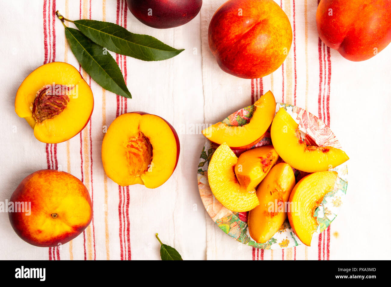 Peach nectarine apricot fruit hi-res stock photography and images - Alamy