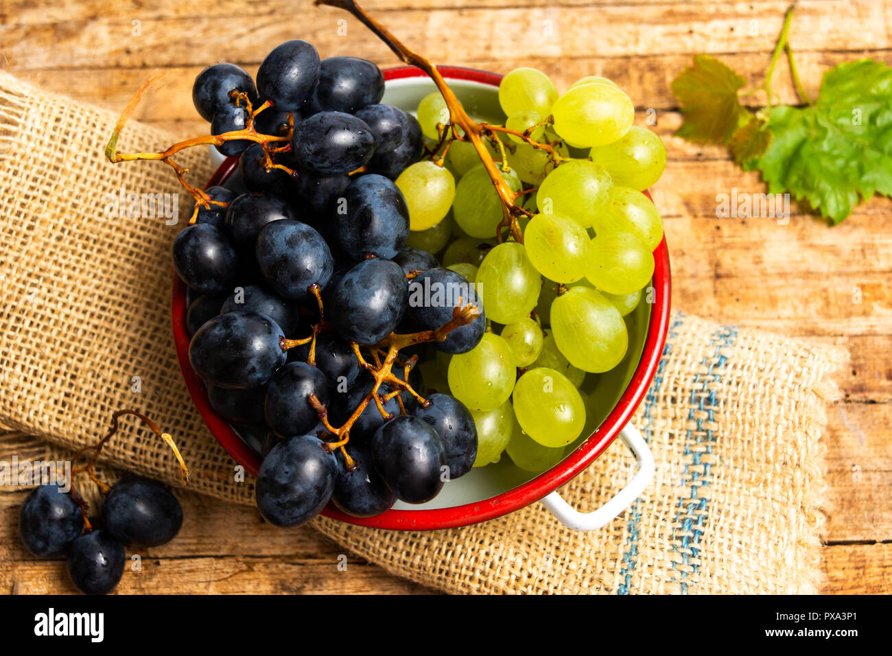 Food grape hi-res stock photography and images - Alamy