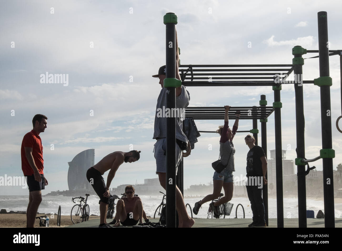 Body weight work out outdoor hi-res stock photography and images - Alamy