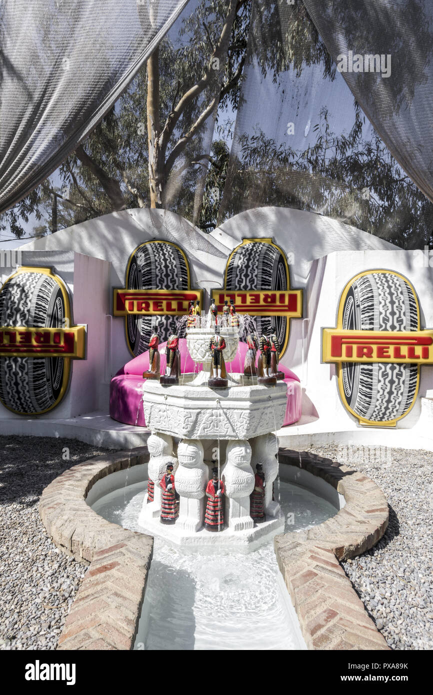 Lip sofa dali hi-res stock photography and images - Alamy