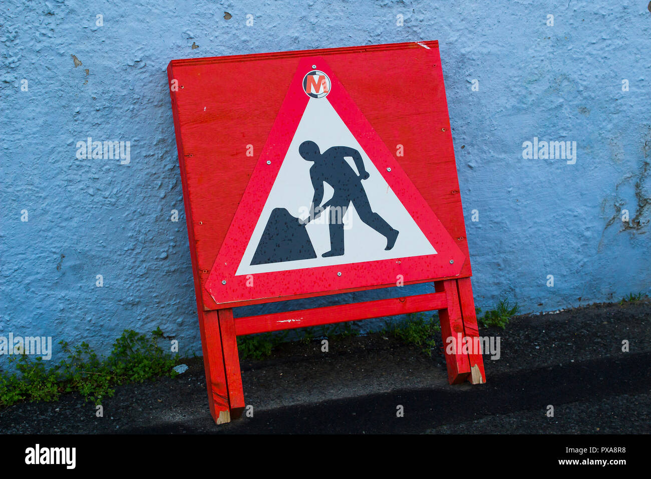 Roadworks safety sign hi-res stock photography and images - Alamy