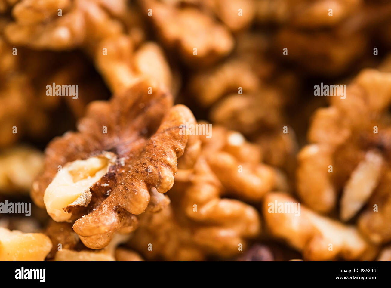 Wal nuts hi-res stock photography and images - Alamy