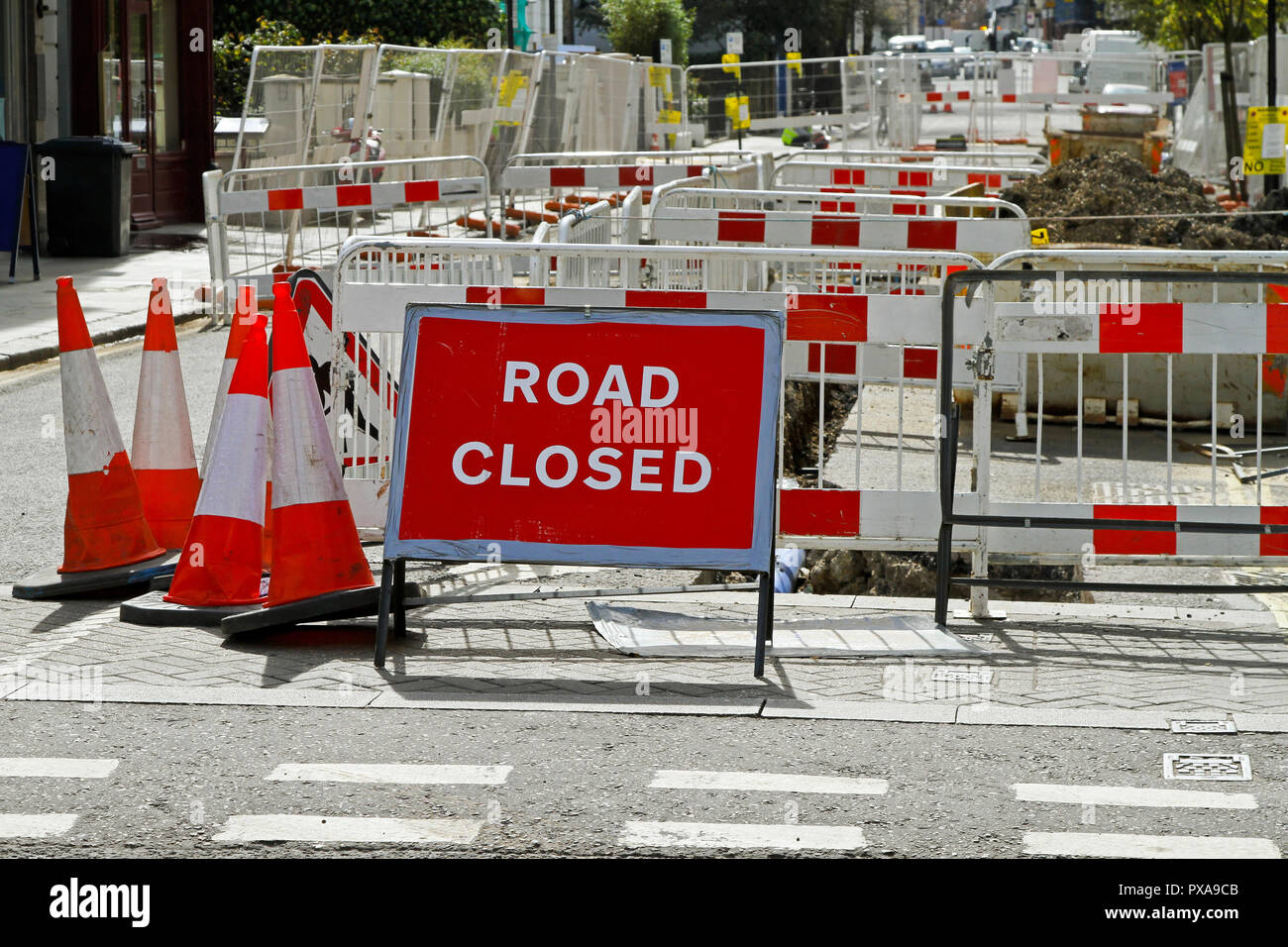 Sign on a street closed for road reconstruction Stock Photo - Alamy