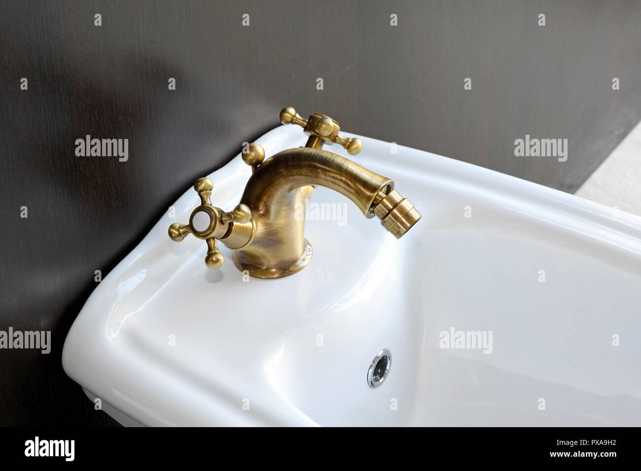 Old bidet hi-res stock photography and images - Alamy