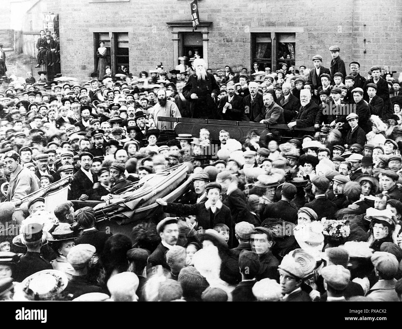 Vintage salvation army hi-res stock photography and images - Alamy