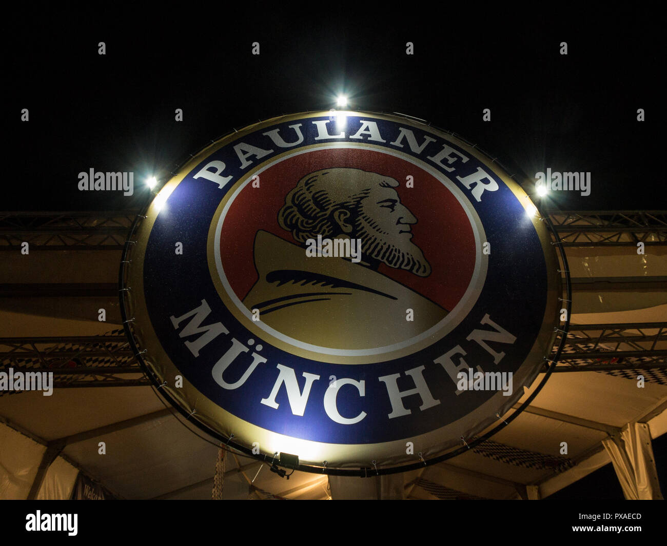 Paulaner logo hi-res stock photography and images - Alamy