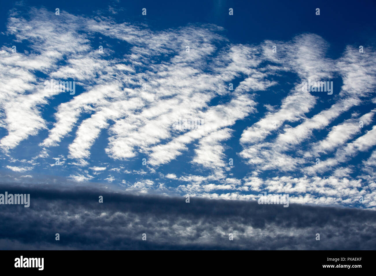High level clouds hi-res stock photography and images - Alamy