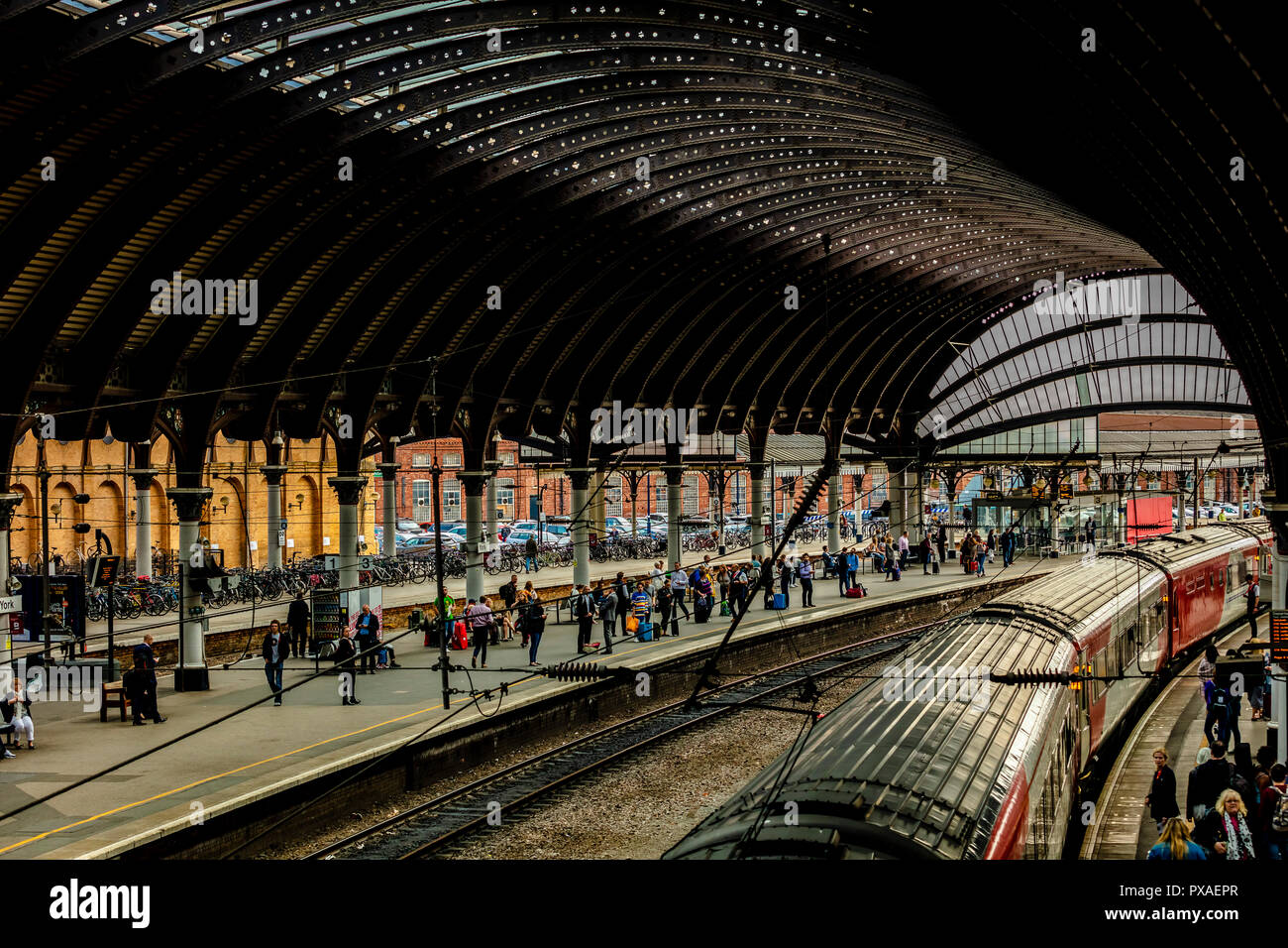 Curved Platform Stock Photos & Curved Platform Stock Images - Alamy