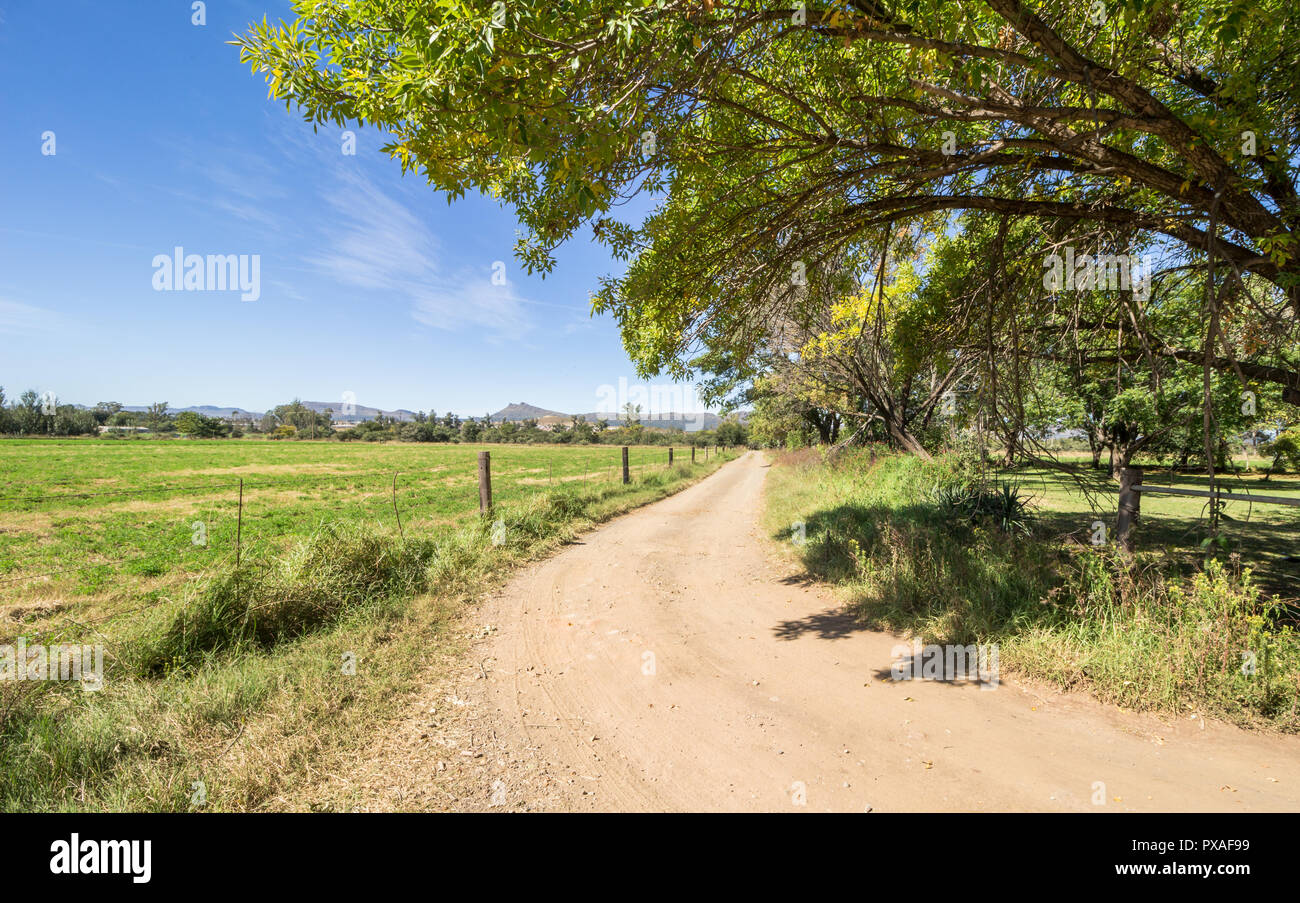 Country road in eastern cape hi-res stock photography and images - Alamy