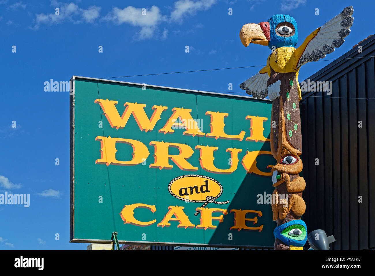 WALL, SOUTH DAKOTA, September 12, 2018 : Outside of Wall Drug Store ...