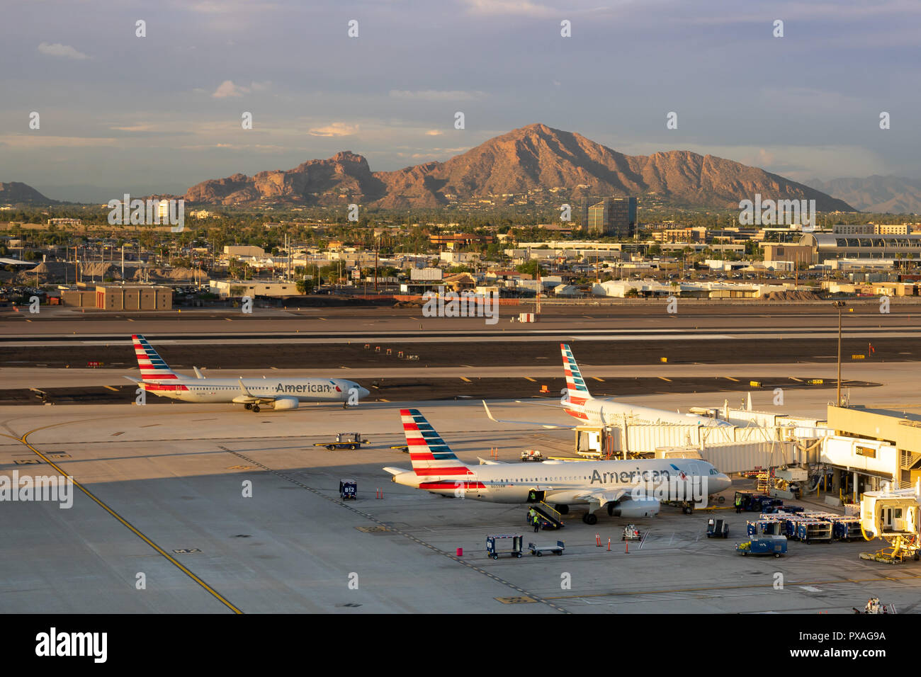 Phoenix Sky Harbor Airport Stock Photos & Phoenix Sky Harbor Airport ...