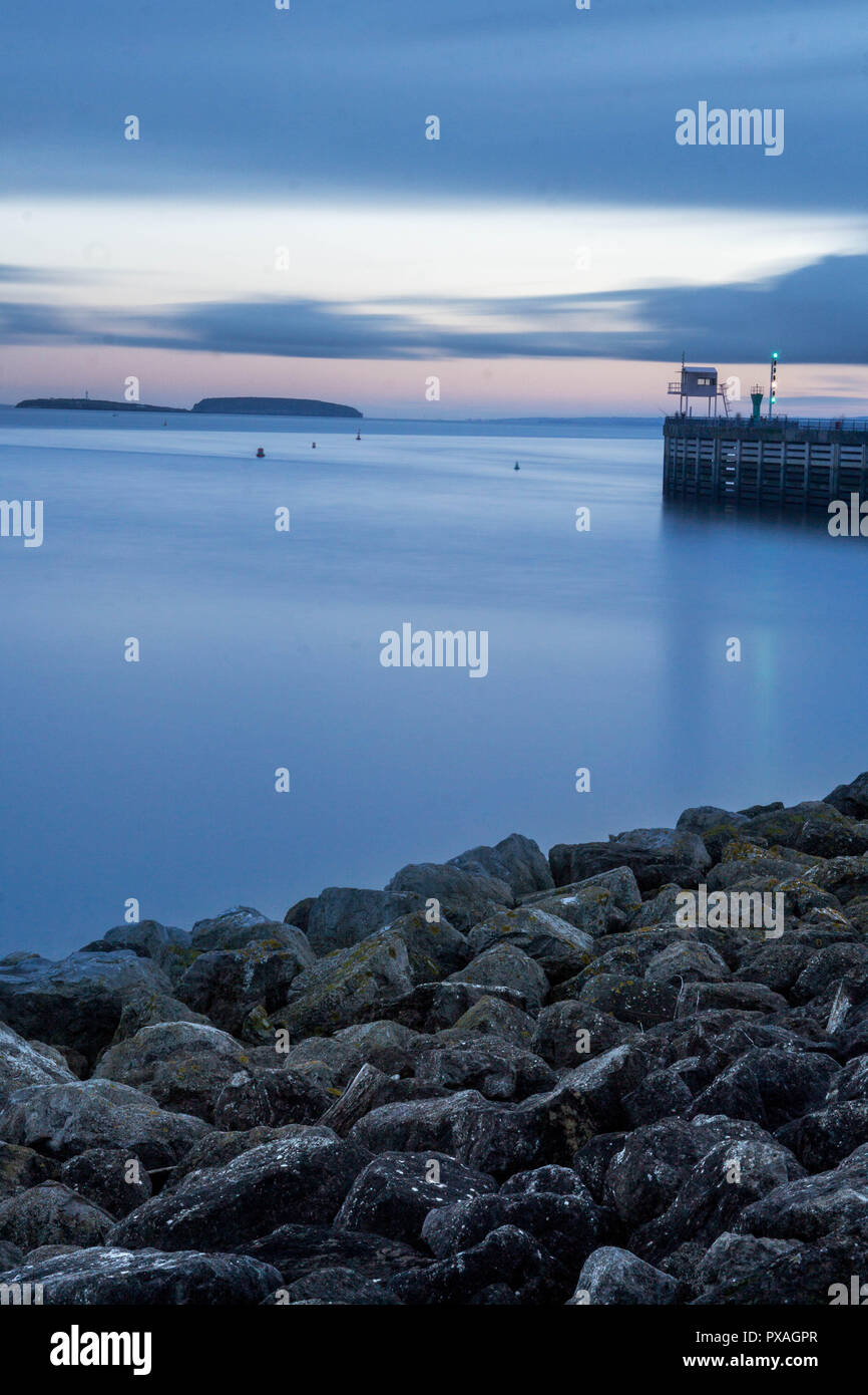 Water sculpture cardiff bay hi-res stock photography and images - Alamy