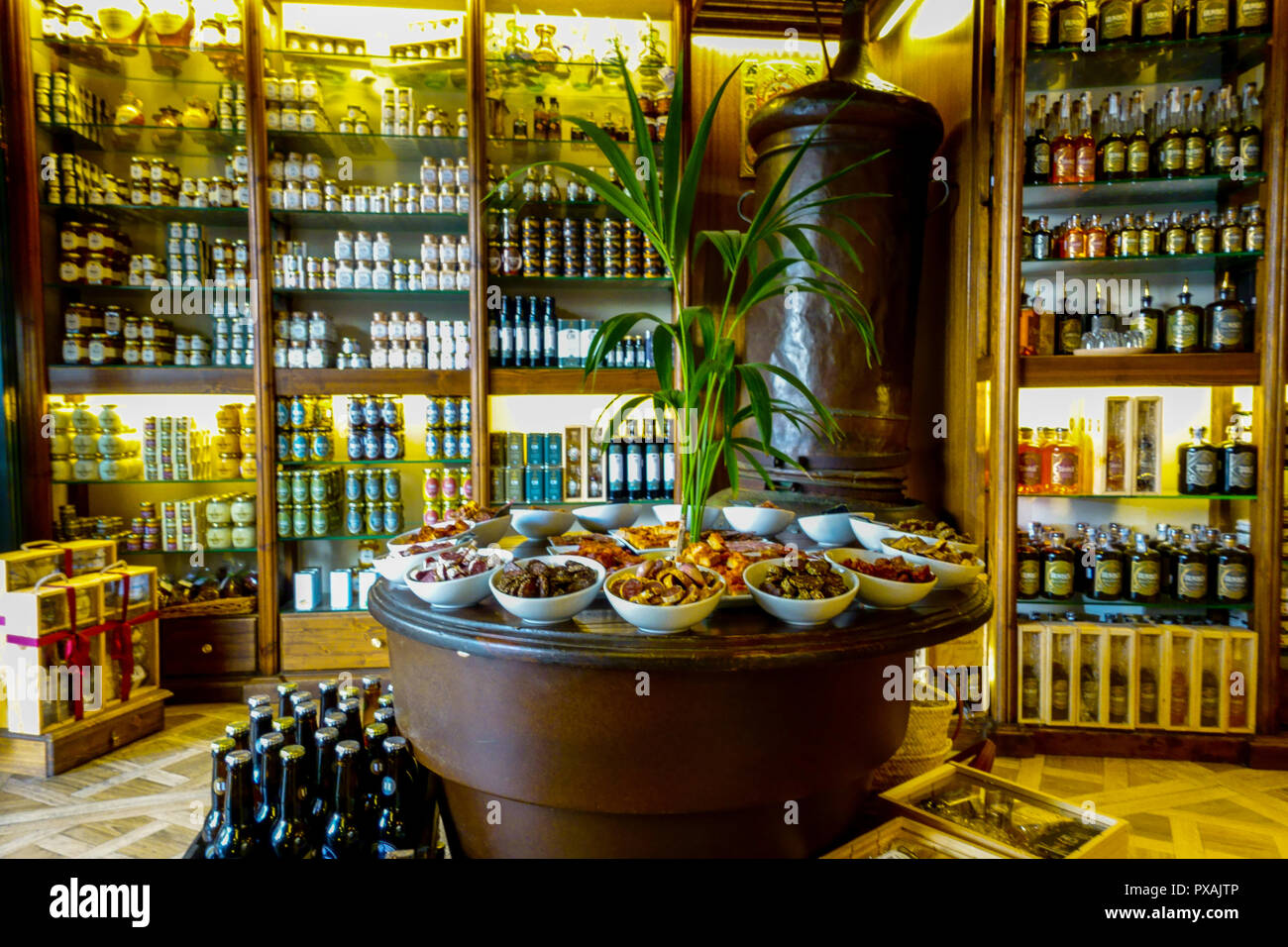 Delicatessen shop interior hi-res stock photography and images - Alamy