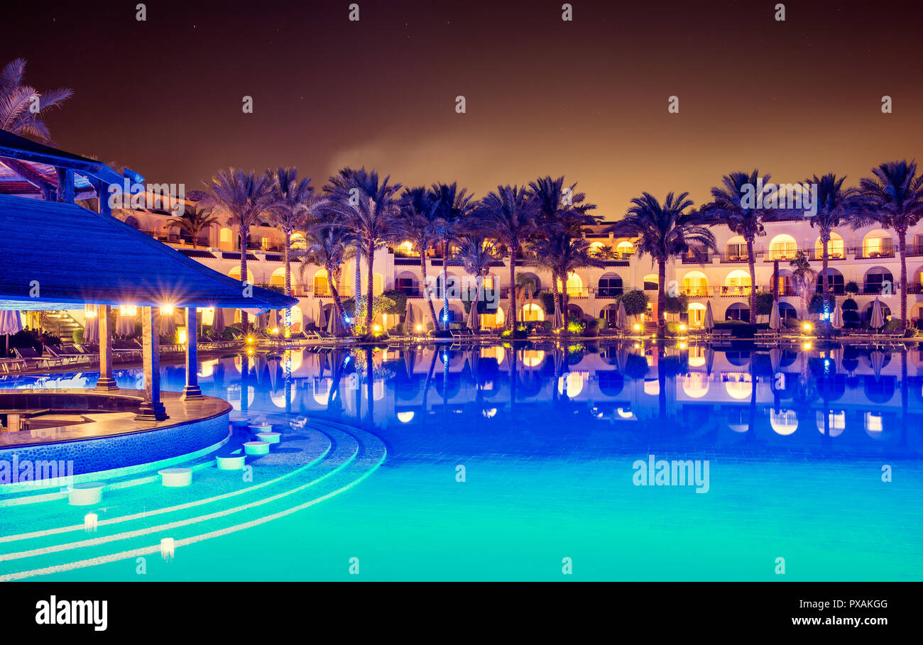 Dark blue swimming pool hi-res stock photography and images - Alamy