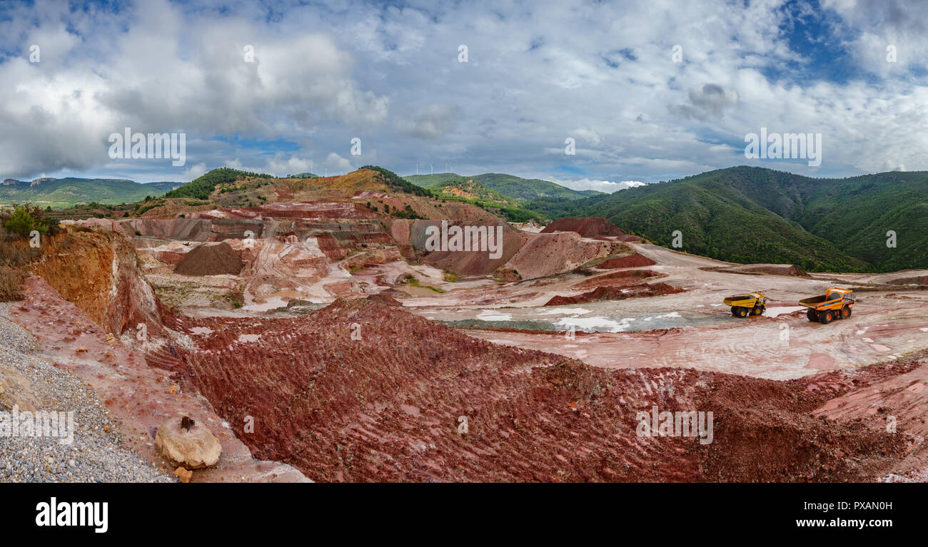 Strip mine hi-res stock photography and images - Alamy