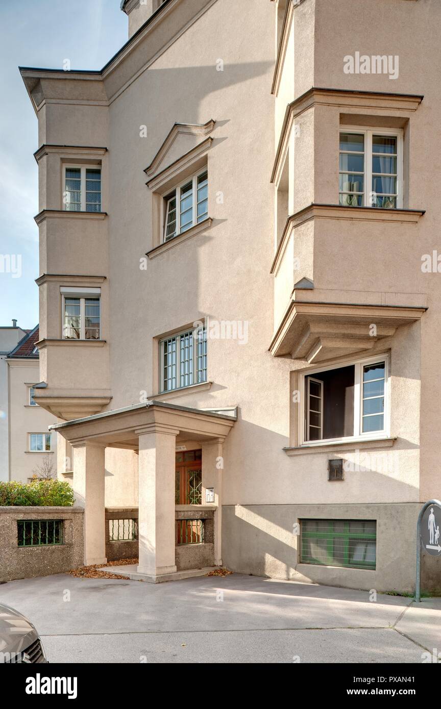 Wien, Gemeindebau des 'Roten Wien' - Vienna, Council Tenement Block ...
