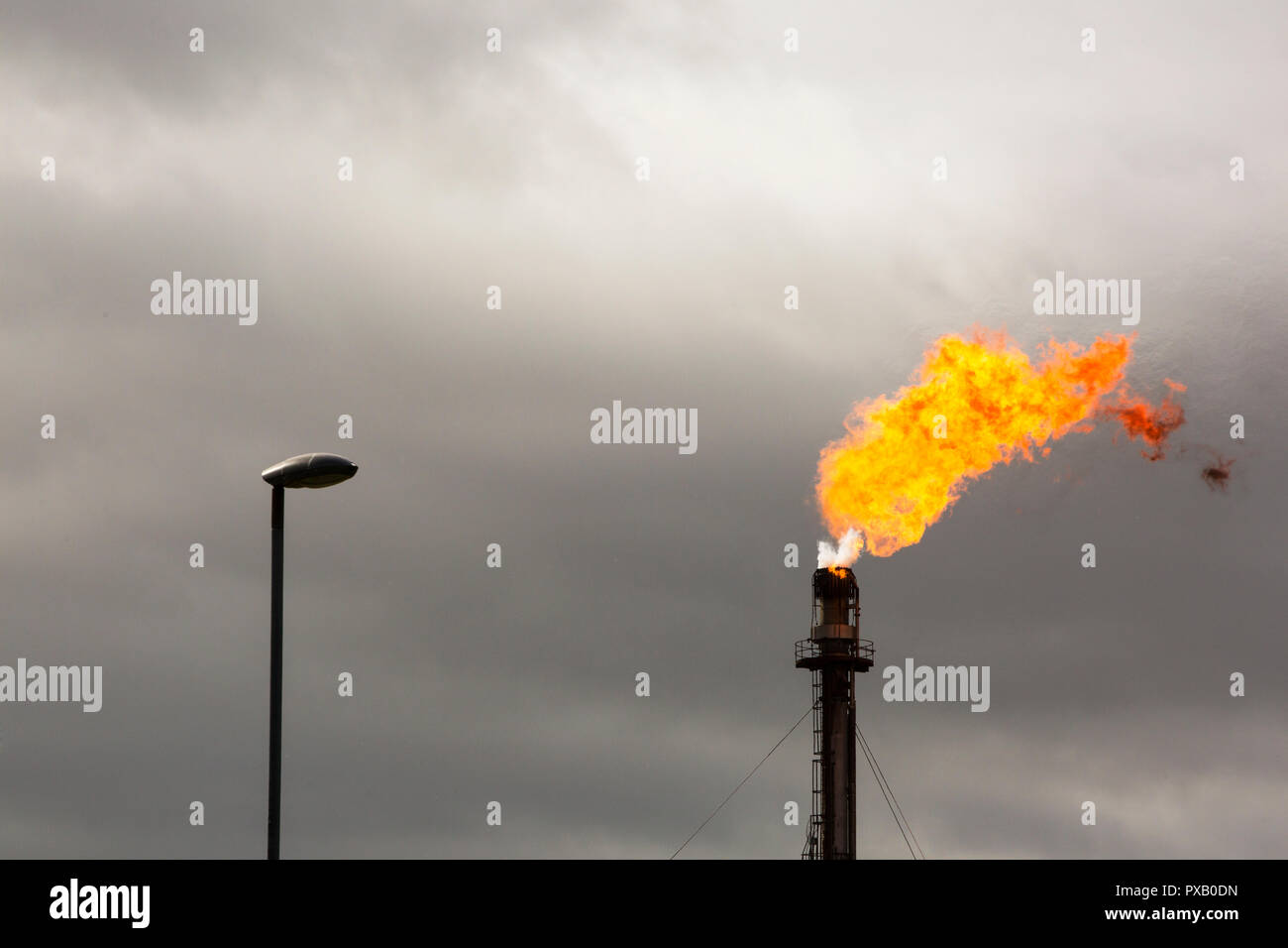 Gas flaring grangemouth hi-res stock photography and images - Alamy