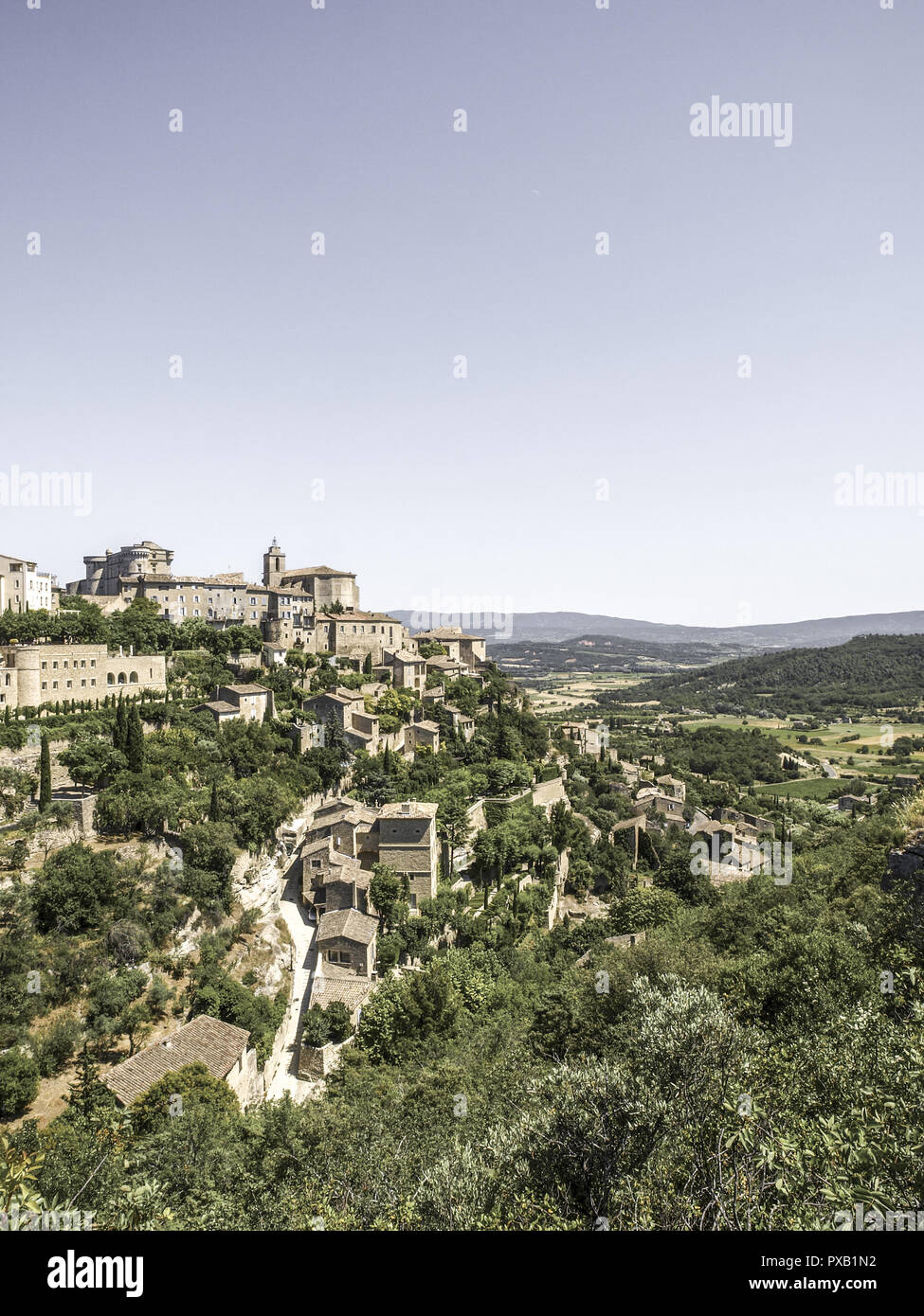 City view of Gordes, Provence, Frankreich, France, Gordes Stock Photo ...