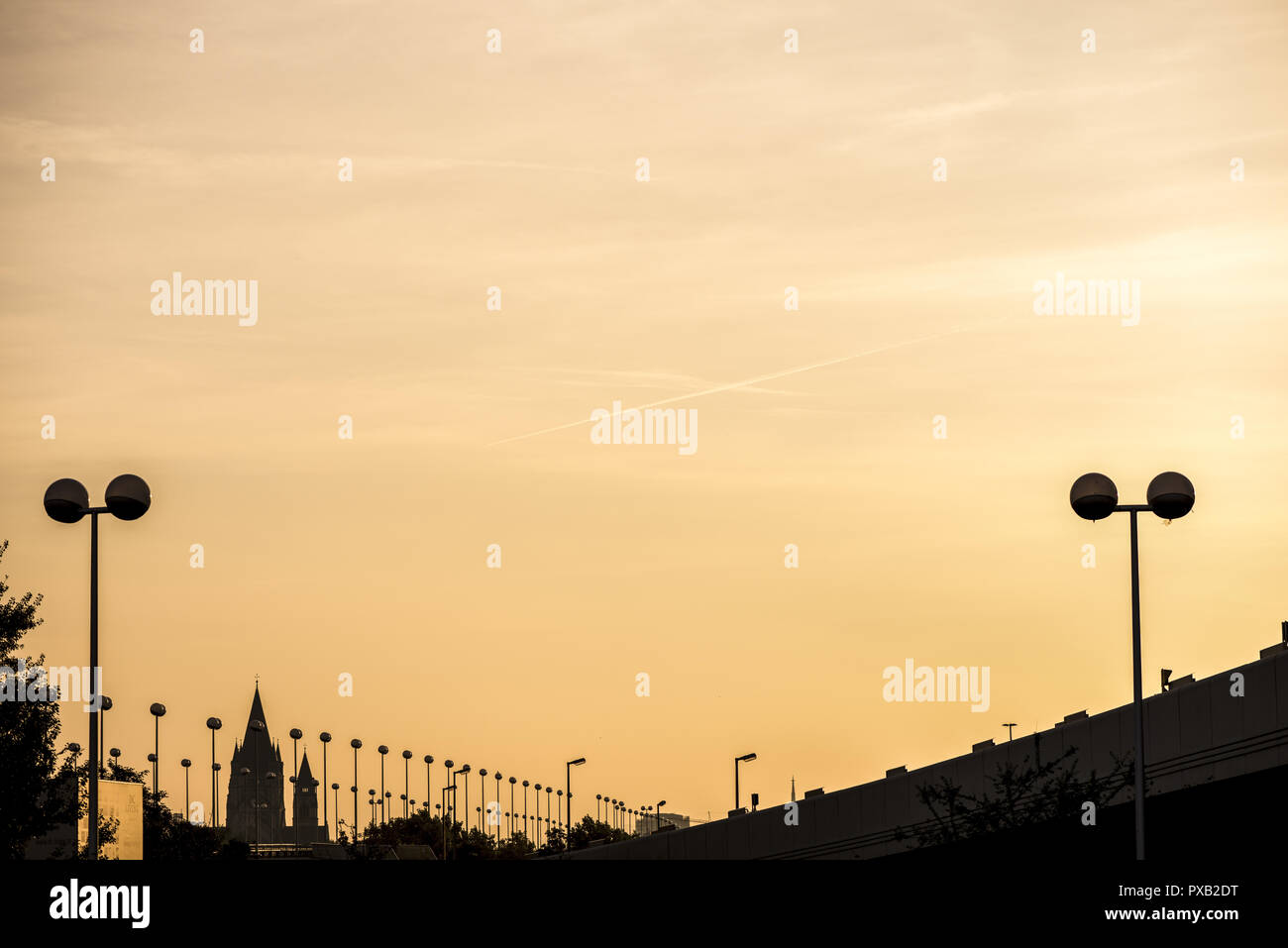 Urban Vienna, brigde Reichsbruecke, Austria, Vienna, Danube City Stock ...