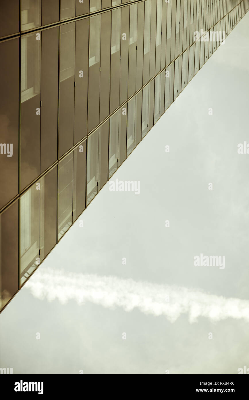 IZD Tower, Danube City, DC, Vienna, Austria Stock Photo - Alamy