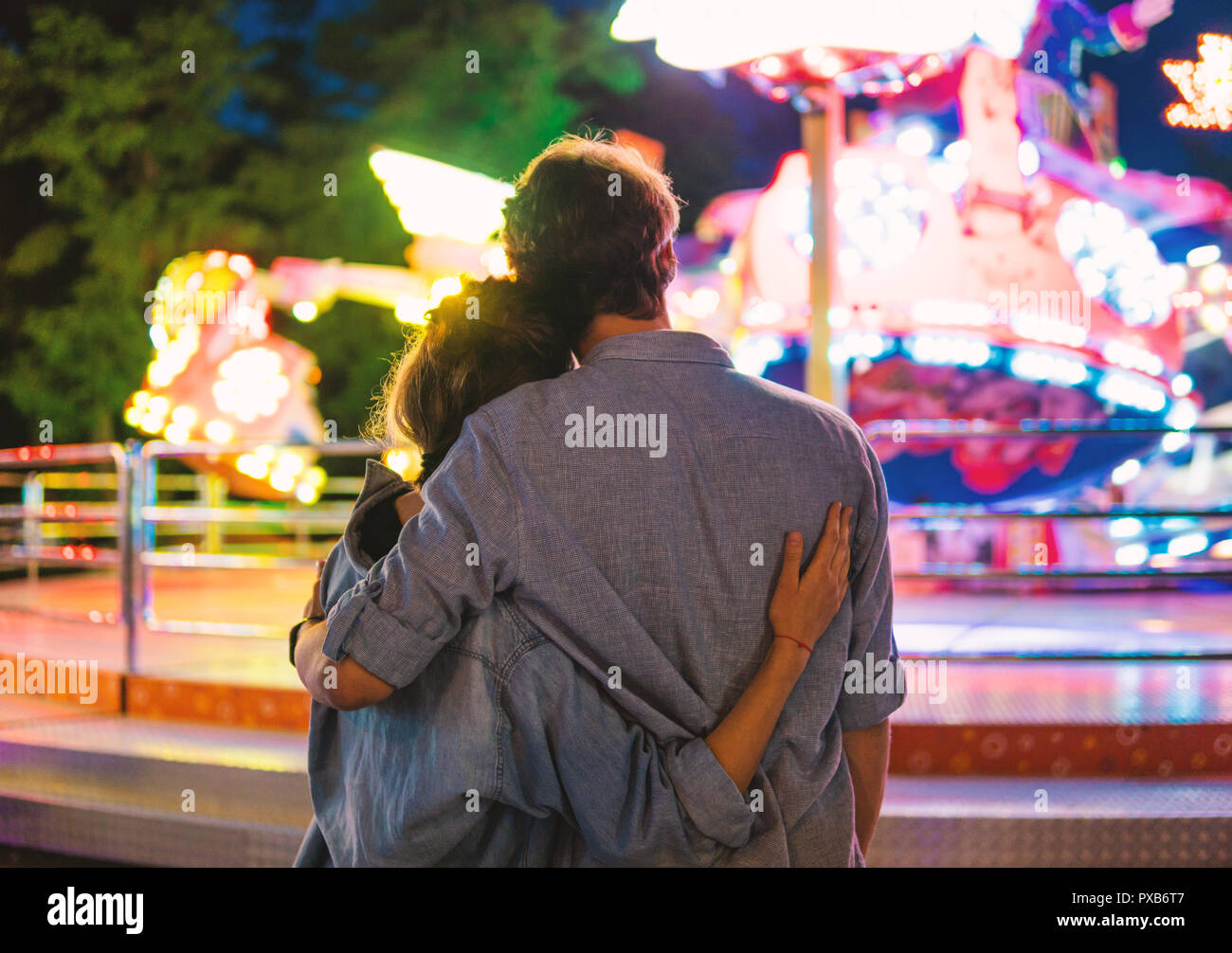 Lovely young hipster couple dating during summer sunset Stock Photo - Alamy