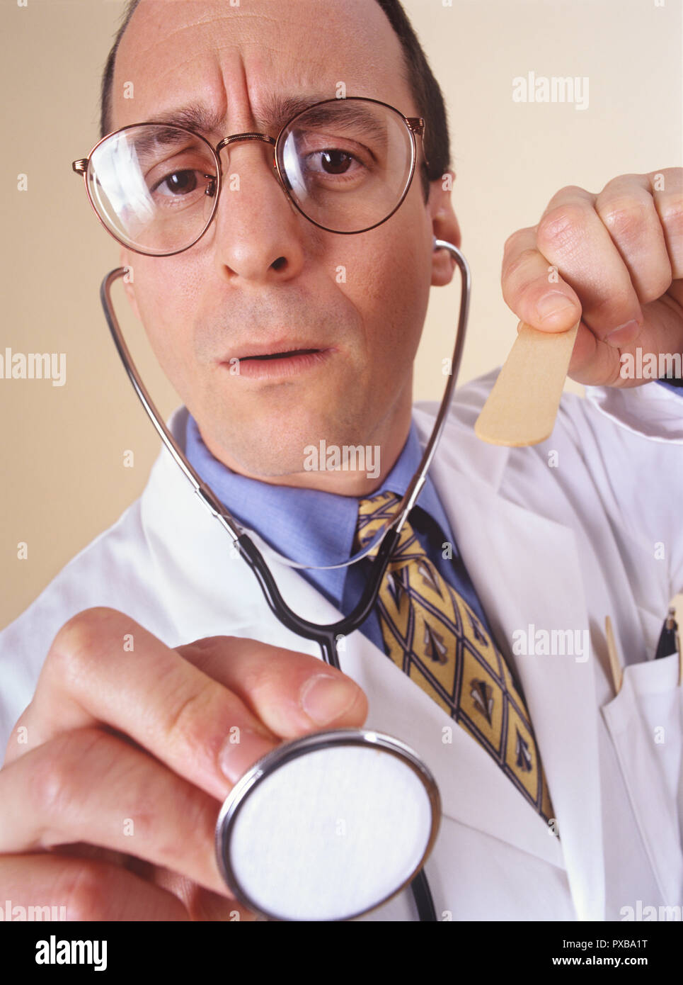 Scared of doctors hi-res stock photography and images - Alamy