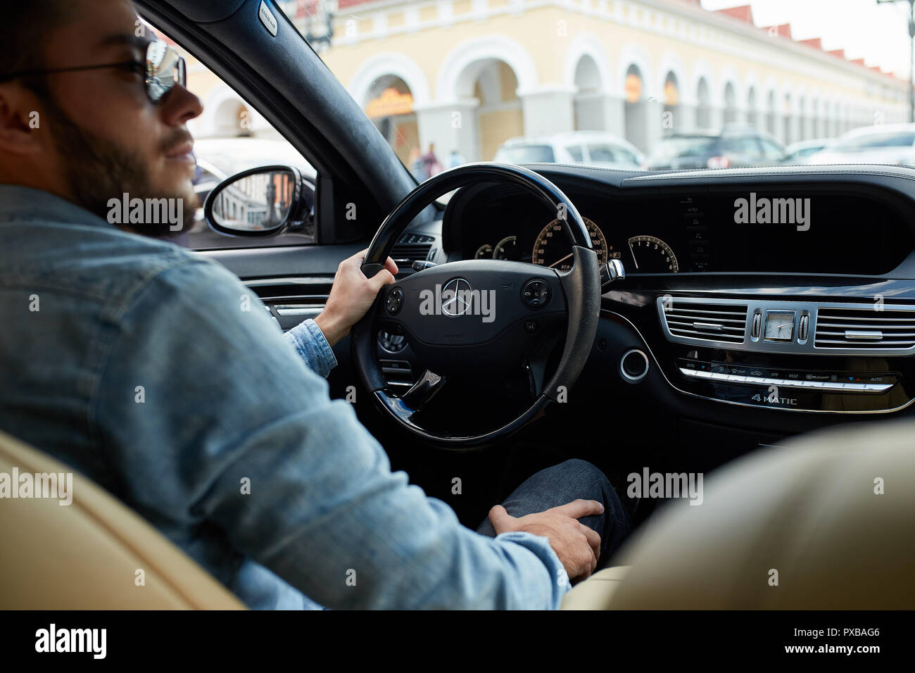 waiting in traffic jam. driver sitting in a traffic jam Stock Photo - Alamy
