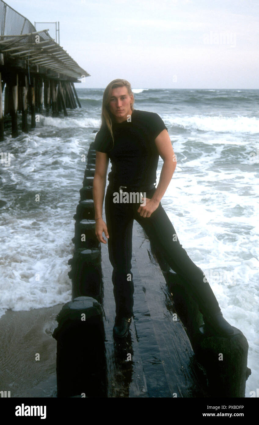 NEW YORK, NY - OCTOBER 24: (EXCLUSIVE) Actor/dancer/choreographer Aaron ...