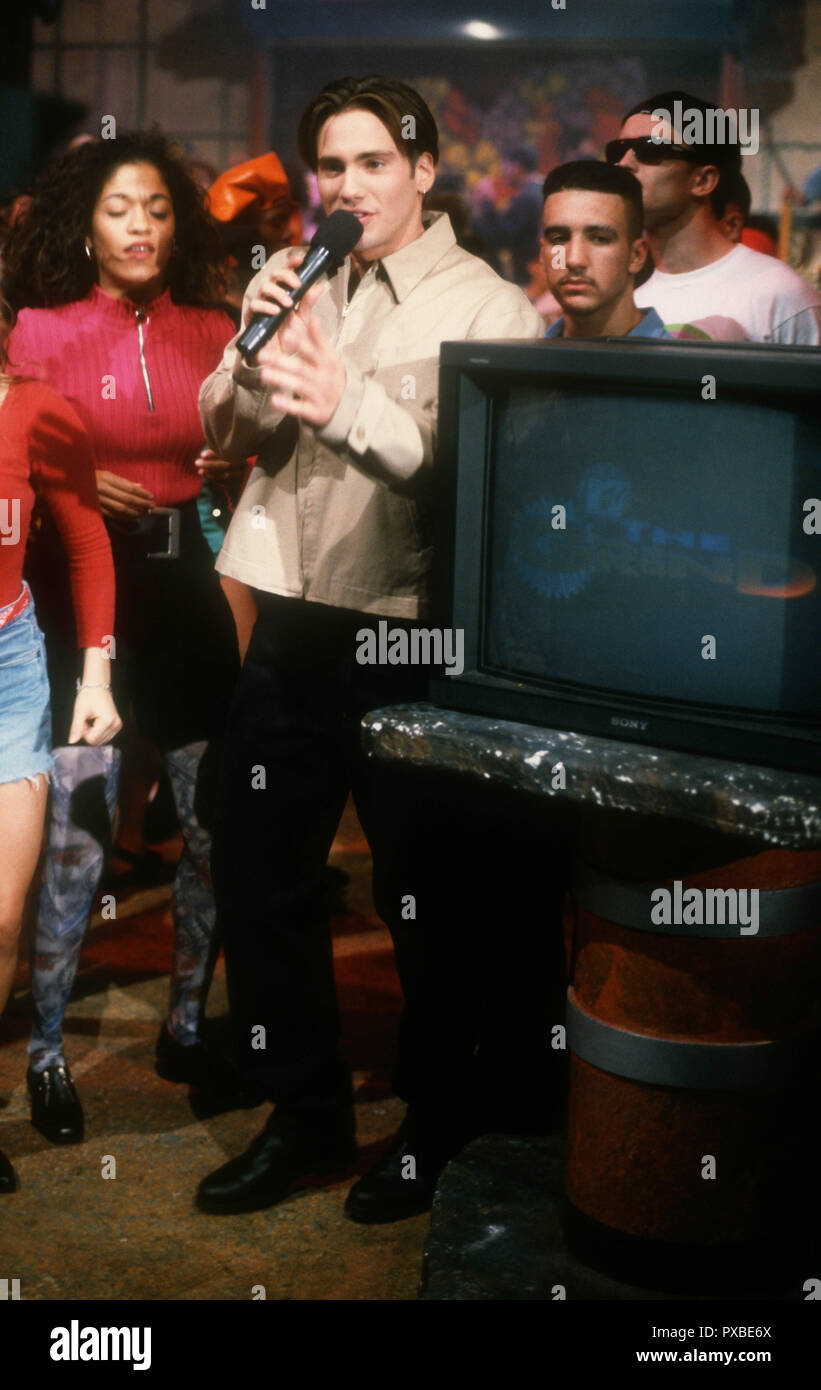 NEW YORK, NY - OCTOBER 30: (EXCLUSIVE) Television personality Eric Nies ...