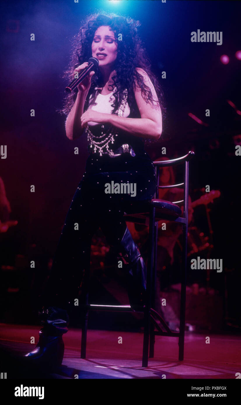 Cher love hurts tour hi-res stock photography and images - Alamy