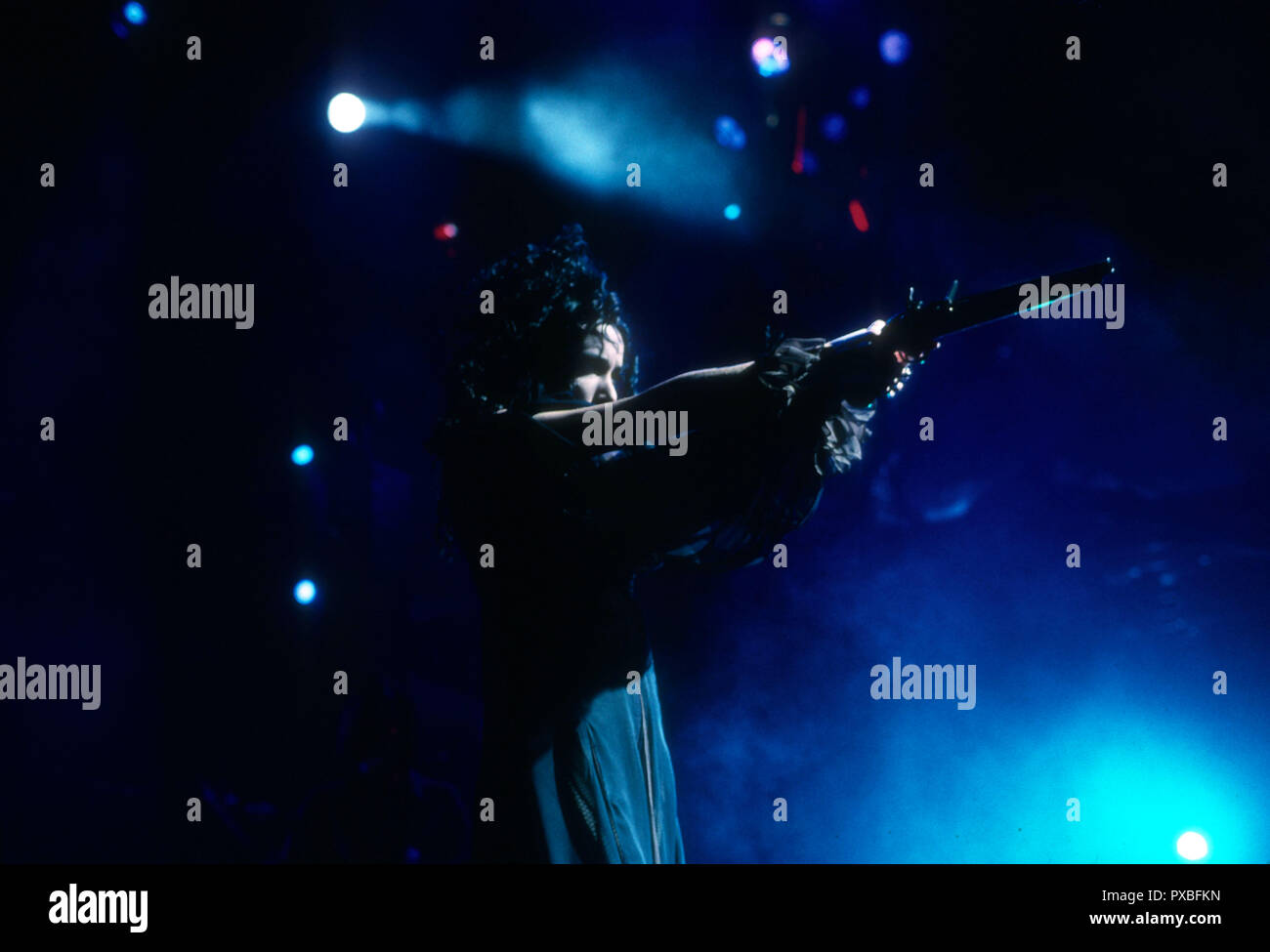 NEW YORK, NY - NOVEMBER 1: Dancers with Cher concert on the 'Love Hurts ...