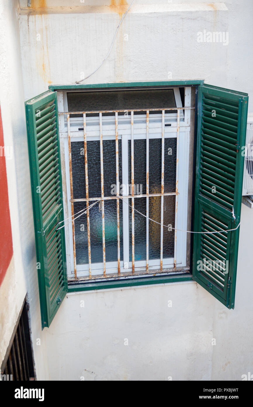 British windows hi-res stock photography and images - Alamy