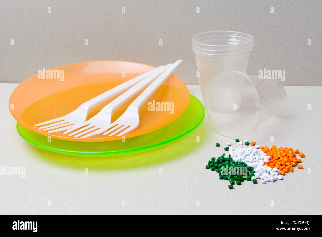 Polyethylene granules and disposable tableware made of polyethylene ...