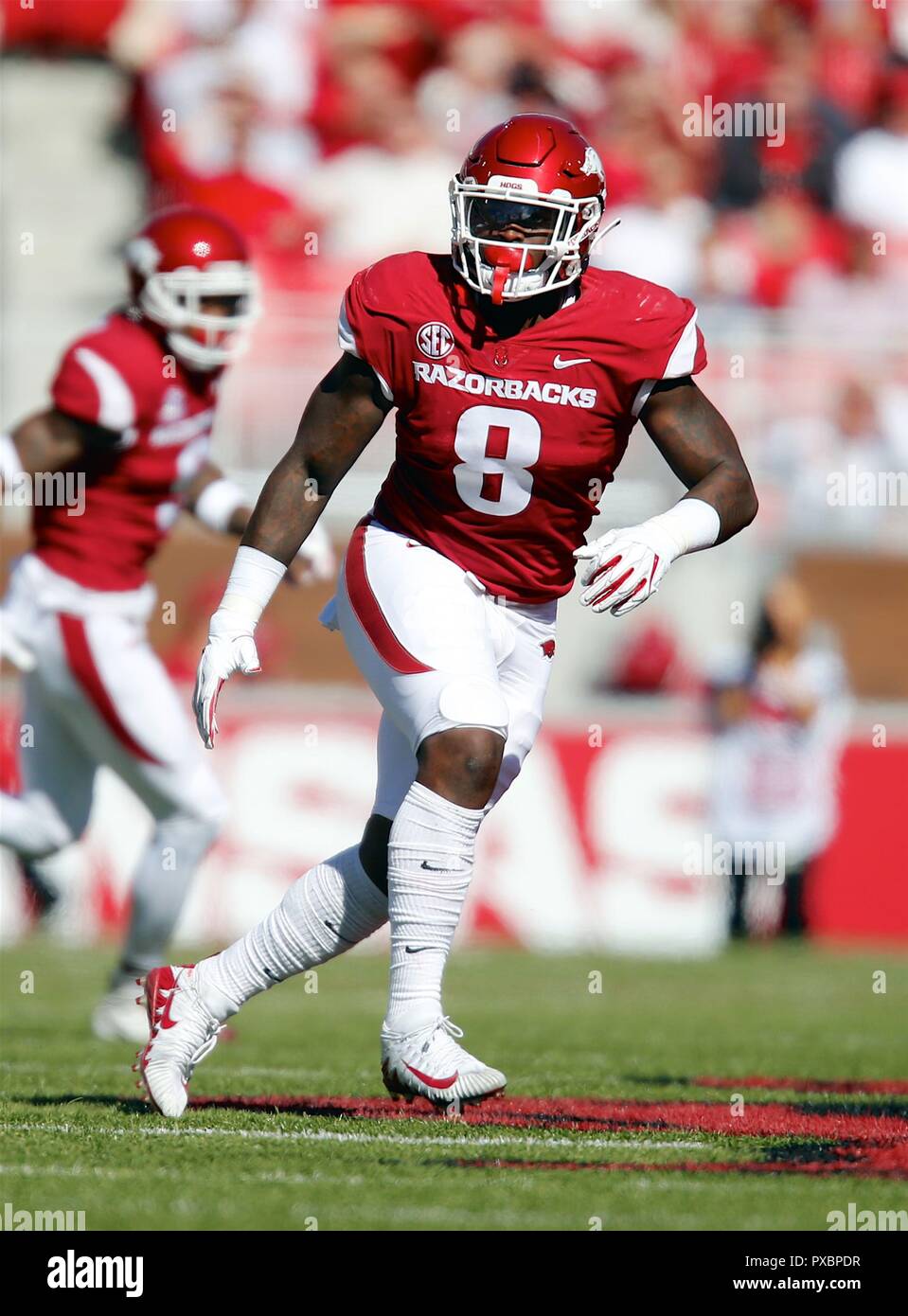 Oct 20, 2018: Razorback linebacker De'Jon Harris #8 works his way ...