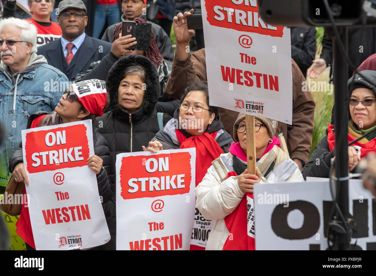 Strike workers hi-res stock photography and images - Alamy