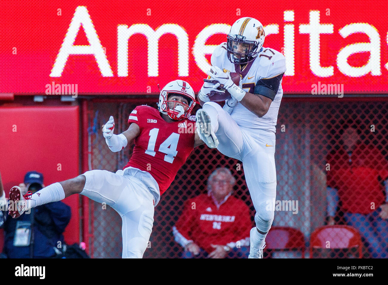 Lincoln, NE. U.S. 20th Oct, 2018. Minnesota Golden Gophers wide ...