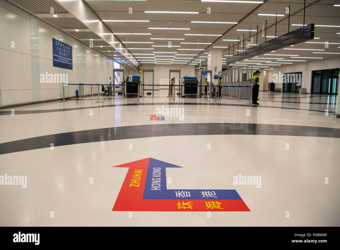 Customs inspection hi-res stock photography and images - Alamy