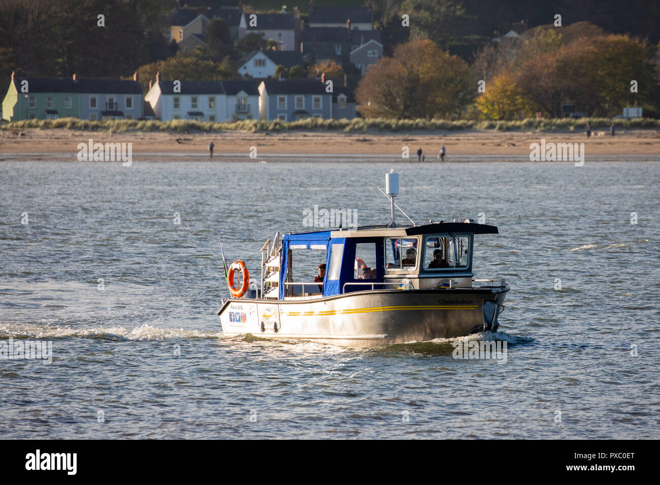 Llansteffan ferry hi-res stock photography and images - Alamy