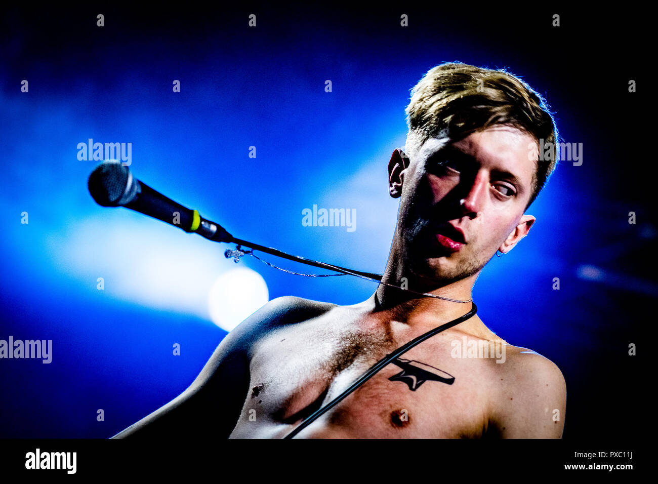 Heavy lungs band hi-res stock photography and images - Alamy