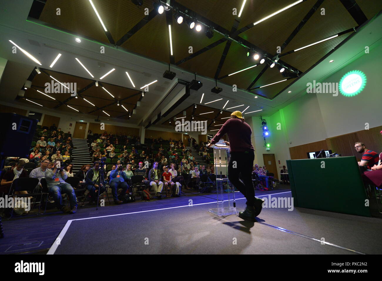 Mayor speaking to crowd hi-res stock photography and images - Alamy