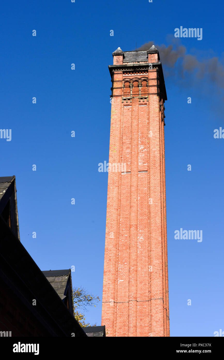 Papplewick, Nottinghamshire, UK: 21st October 2018. With the sun ...