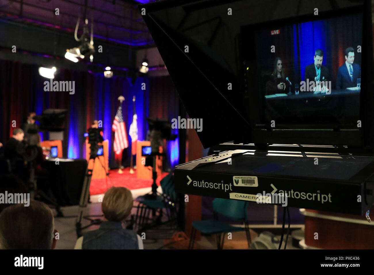 Davenport, Iowa, USA. 21st Oct, 2018. Iowa Governor Kim Reynolds and ...