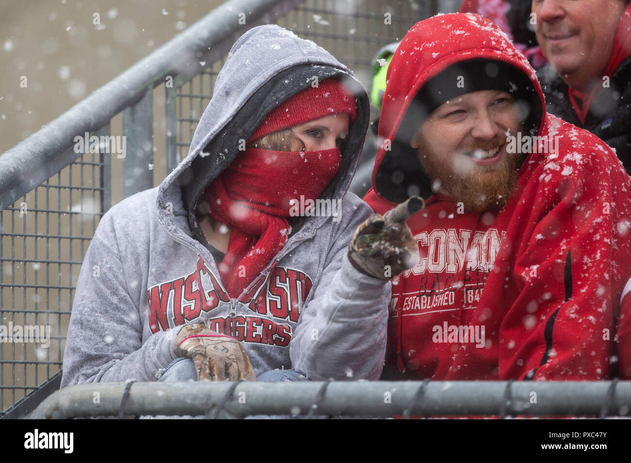 Football fans fighting hi-res stock photography and images - Alamy